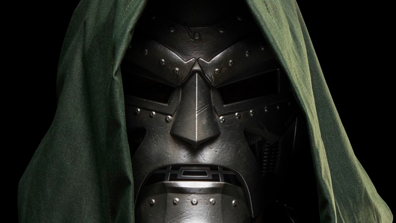 Hasbro dévoile un casque premium de Doctor Doom ! - ComicsOwl